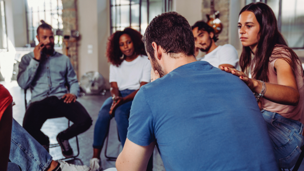 What Happens At Alcoholics Anonymous Meetings? First AA Meeting